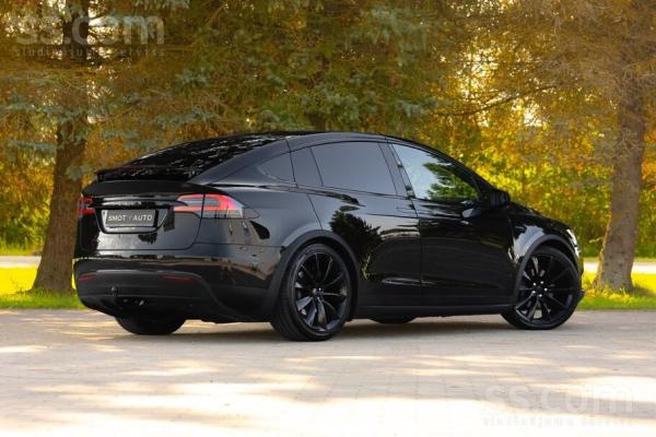 Black Tesla Model X 2017 in Jelgava, with an engine capacity of 0.00 L and mileage of 0 thousand km for 22500 €, photo 7 on AUTOMOTO.COM.LV