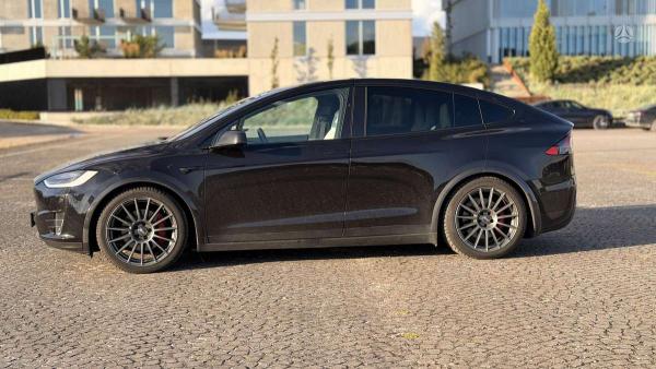 Melns Tesla Model X 2017 Kauņa, ar dzinēja tilpumu 0.00 L un nobraukumu 203 tūkst. km par 21800 €, foto 8 vietnē AUTOMOTO.COM.LV