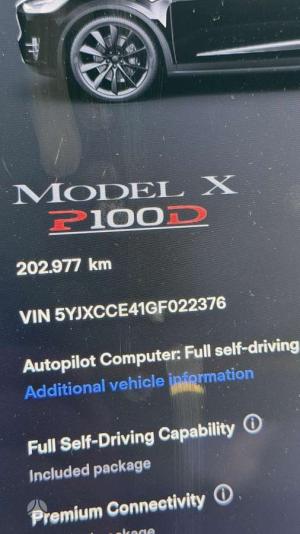 Black Tesla Model X 2017 in Kaunas, with an engine capacity of 0.00 L and mileage of 203 thousand km for 21800 €, photo 37 on AUTOMOTO.COM.LV