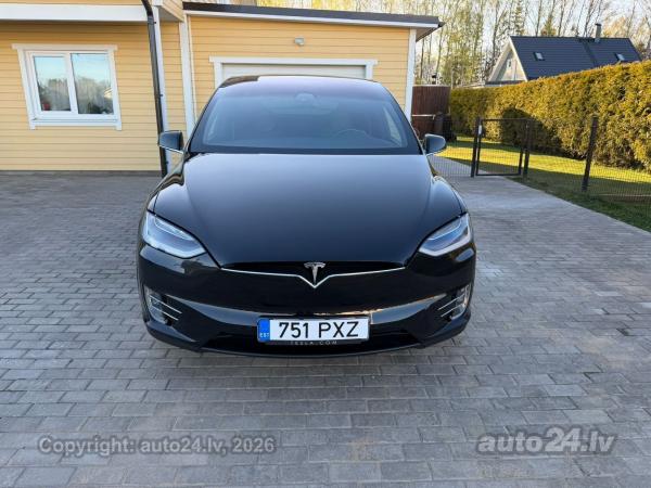 Black Tesla Model X 2018 in Tartu, with an engine capacity of 0.00 L and mileage of 121 thousand km for 29000 €, photo 2 on AUTOMOTO.COM.LV