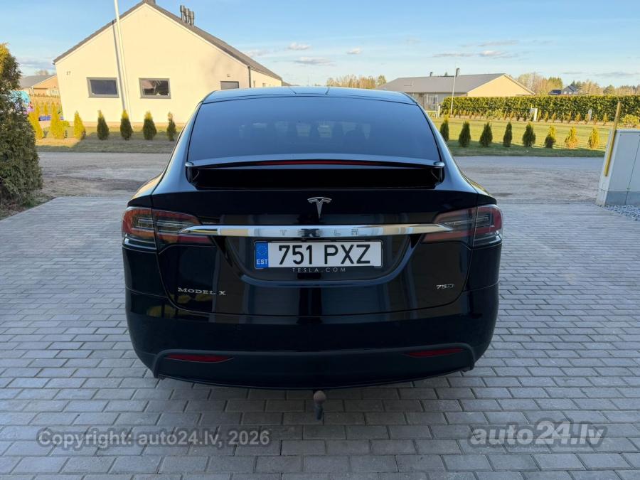 Black Tesla Model X 2018 in Tartu, with an engine capacity of 0.00 L and mileage of 121 thousand km for 29000 €, photo 7 on AUTOMOTO.COM.LV