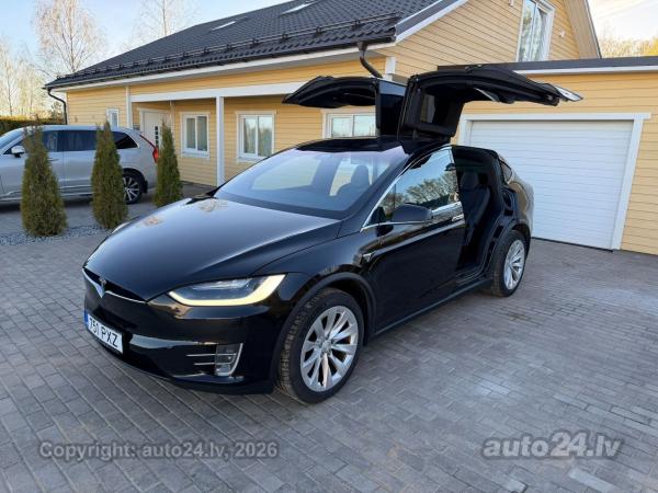 Black Tesla Model X 2018 in Tartu, with an engine capacity of 0.00 L and mileage of 121 thousand km for 29000 €, photo 7 on AUTOMOTO.COM.LV