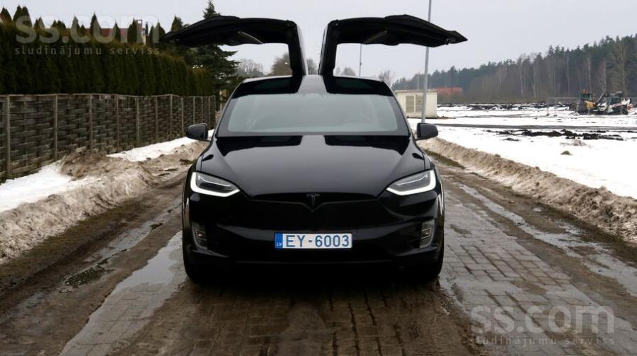 Melns Tesla Model X 2017 Rīga, ar dzinēja tilpumu 0.00 L un nobraukumu 194 tūkst. km par 23750 €, foto 3 vietnē AUTOMOTO.COM.LV