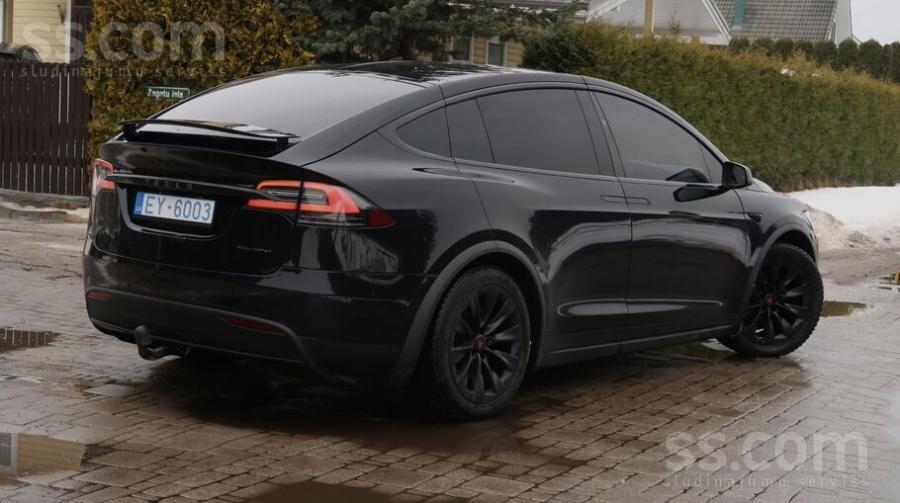 Melns Tesla Model X 2017 Rīga, ar dzinēja tilpumu 0.00 L un nobraukumu 194 tūkst. km par 23750 €, foto 5 vietnē AUTOMOTO.COM.LV