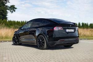 Black Tesla Model X 2022 in Klaipeda, with an engine capacity of 0.00 L and mileage of 48 thousand km for 49900 €, photo 9 on AUTOMOTO.COM.LV