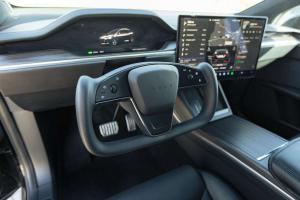 Black Tesla Model X 2022 in Klaipeda, with an engine capacity of 0.00 L and mileage of 48 thousand km for 49900 €, photo 28 on AUTOMOTO.COM.LV