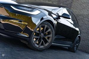 Black Tesla Model X 2022 in Klaipeda, with an engine capacity of 0.00 L and mileage of 72 thousand km for 48900 €, photo 12 on AUTOMOTO.COM.LV