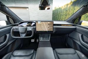Black Tesla Model X 2022 in Klaipeda, with an engine capacity of 0.00 L and mileage of 72 thousand km for 48900 €, photo 14 on AUTOMOTO.COM.LV