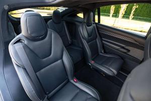 Black Tesla Model X 2022 in Klaipeda, with an engine capacity of 0.00 L and mileage of 72 thousand km for 48900 €, photo 20 on AUTOMOTO.COM.LV