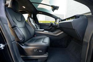 Black Tesla Model X 2022 in Klaipeda, with an engine capacity of 0.00 L and mileage of 72 thousand km for 48900 €, photo 21 on AUTOMOTO.COM.LV