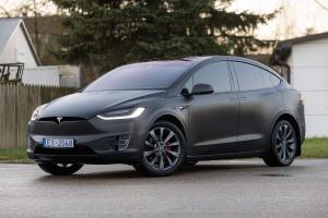 Black Tesla Model X 2017 in Riga, with an engine capacity of 0.00 L and mileage of 192 thousand km for 28900 €, photo  on AUTOMOTO.COM.LV