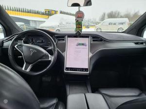 Black Tesla Model X 2017 in Siauliai, with an engine capacity of 0.00 L and mileage of 158 thousand km for 27900 €, photo 13 on AUTOMOTO.COM.LV