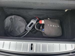 Black Tesla Model X 2017 in Siauliai, with an engine capacity of 0.00 L and mileage of 158 thousand km for 27900 €, photo 21 on AUTOMOTO.COM.LV
