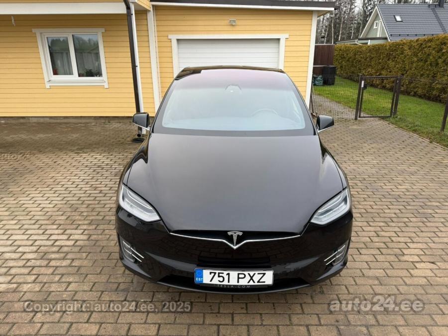 Black Tesla Model X 2018 in Tartu, with an engine capacity of 0.00 L and mileage of 116 thousand km for 29900 €, photo 2 on AUTOMOTO.COM.LV