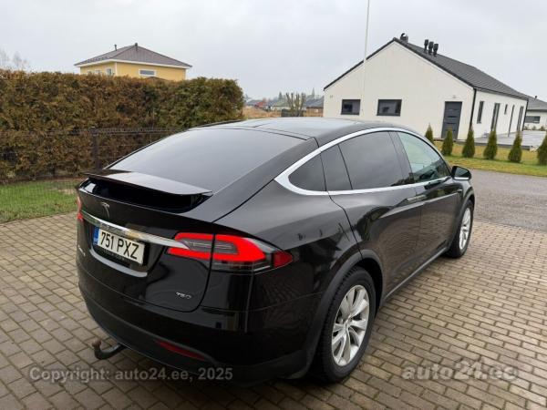 Melns Tesla Model X 2018 Tartu, ar dzinēja tilpumu 0.00 L un nobraukumu 116 tūkst. km par 29900 €, foto 4 vietnē AUTOMOTO.COM.LV