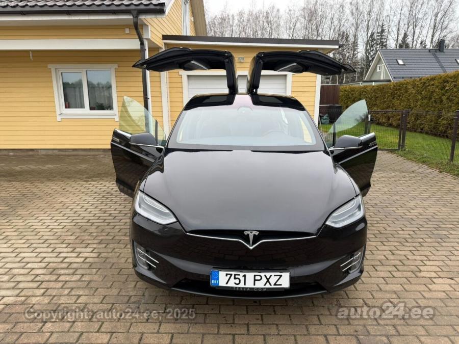 Black Tesla Model X 2018 in Tartu, with an engine capacity of 0.00 L and mileage of 116 thousand km for 29900 €, photo 8 on AUTOMOTO.COM.LV
