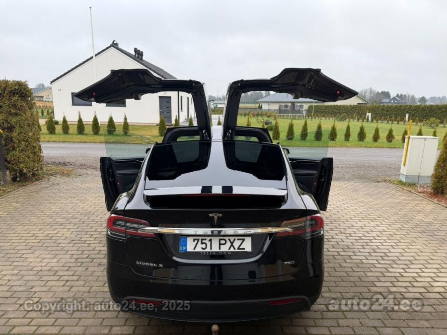 Black Tesla Model X 2018 in Tartu, with an engine capacity of 0.00 L and mileage of 116 thousand km for 29900 €, photo 10 on AUTOMOTO.COM.LV