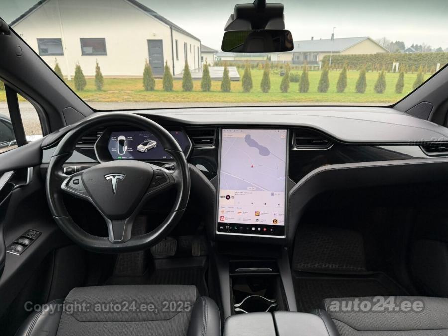 Black Tesla Model X 2018 in Tartu, with an engine capacity of 0.00 L and mileage of 116 thousand km for 29900 €, photo 11 on AUTOMOTO.COM.LV