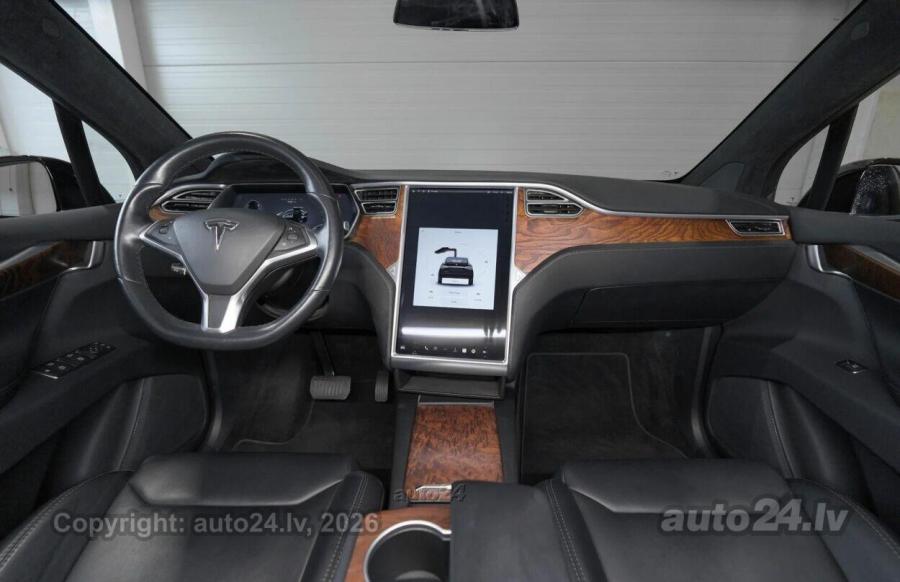Black Tesla Model X 2018 in Tartu, with an engine capacity of 0.00 L and mileage of 141 thousand km for 28300 €, photo 6 on AUTOMOTO.COM.LV