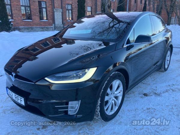 Melns Tesla Model X 2018 Tallina, ar dzinēja tilpumu 0.00 L un nobraukumu 158 tūkst. km par 23900 €, foto 2 vietnē AUTOMOTO.COM.LV