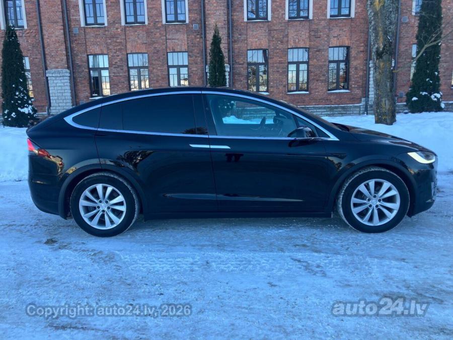 Black Tesla Model X 2018 in Tallinn, with an engine capacity of 0.00 L and mileage of 158 thousand km for 23900 €, photo 6 on AUTOMOTO.COM.LV