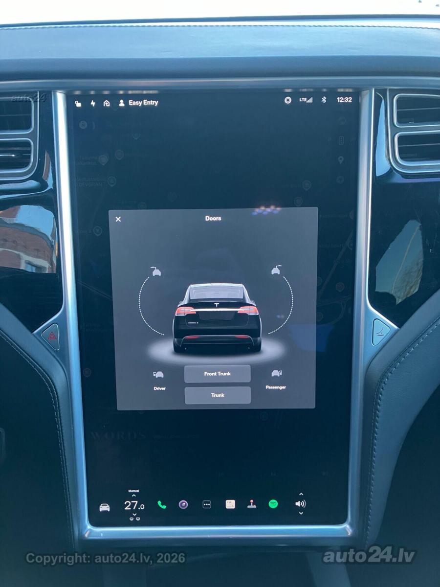 Black Tesla Model X 2018 in Tallinn, with an engine capacity of 0.00 L and mileage of 158 thousand km for 23900 €, photo 21 on AUTOMOTO.COM.LV