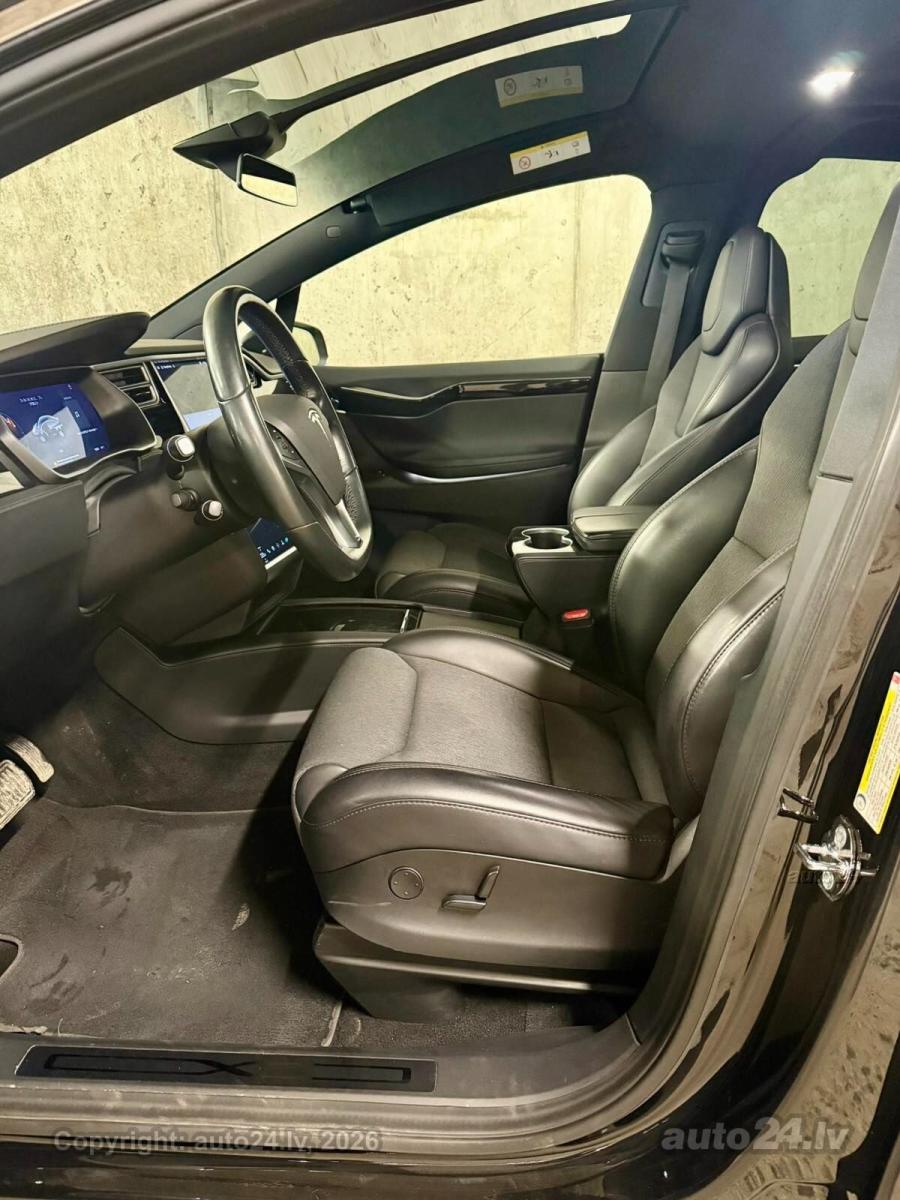 Black Tesla Model X 2018 in Tallinn, with an engine capacity of 0.00 L and mileage of 159 thousand km for 23495 €, photo 14 on AUTOMOTO.COM.LV