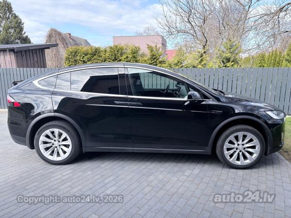 Black Tesla Model X 2018 in Tallinn, with an engine capacity of 0.00 L and mileage of 159 thousand km for 25900 €, photo 4 on AUTOMOTO.COM.LV
