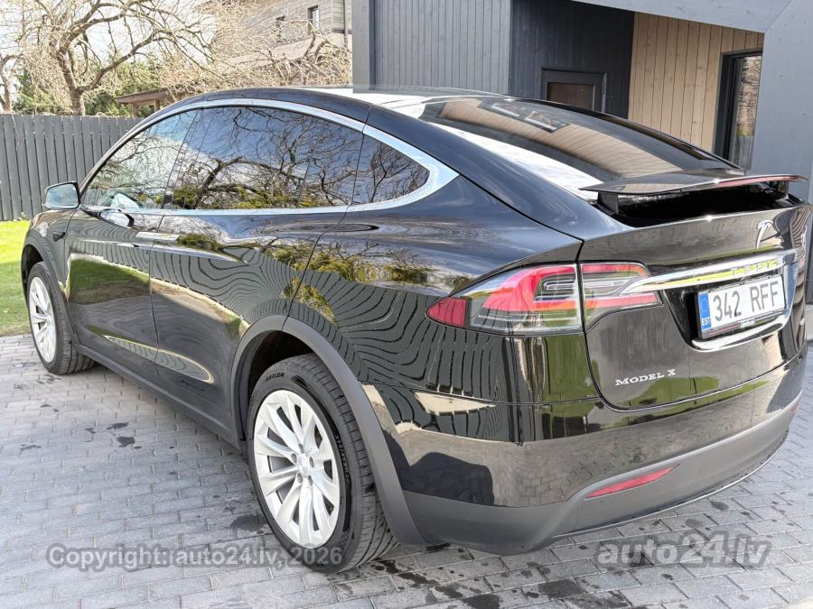 Black Tesla Model X 2018 in Tallinn, with an engine capacity of 0.00 L and mileage of 159 thousand km for 25900 €, photo 6 on AUTOMOTO.COM.LV