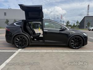 Melns Tesla Model X 2018 Tallina, ar dzinēja tilpumu 0.00 L un nobraukumu 230 tūkst. km par 31000 €, foto 5 vietnē AUTOMOTO.COM.LV