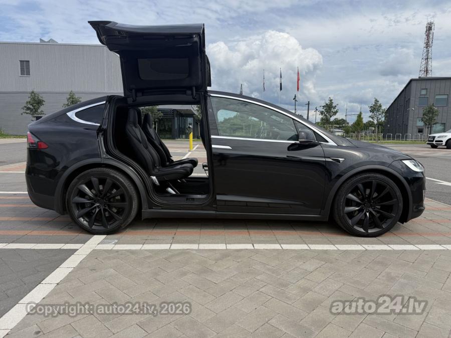 Melns Tesla Model X 2018 Tallina, ar dzinēja tilpumu 0.00 L un nobraukumu 230 tūkst. km par 31000 €, foto 5 vietnē AUTOMOTO.COM.LV