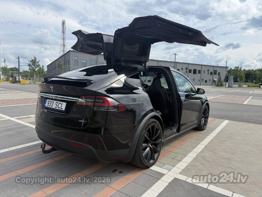 Melns Tesla Model X 2018 Tallina, ar dzinēja tilpumu 0.00 L un nobraukumu 230 tūkst. km par 31000 €, foto 6 vietnē AUTOMOTO.COM.LV