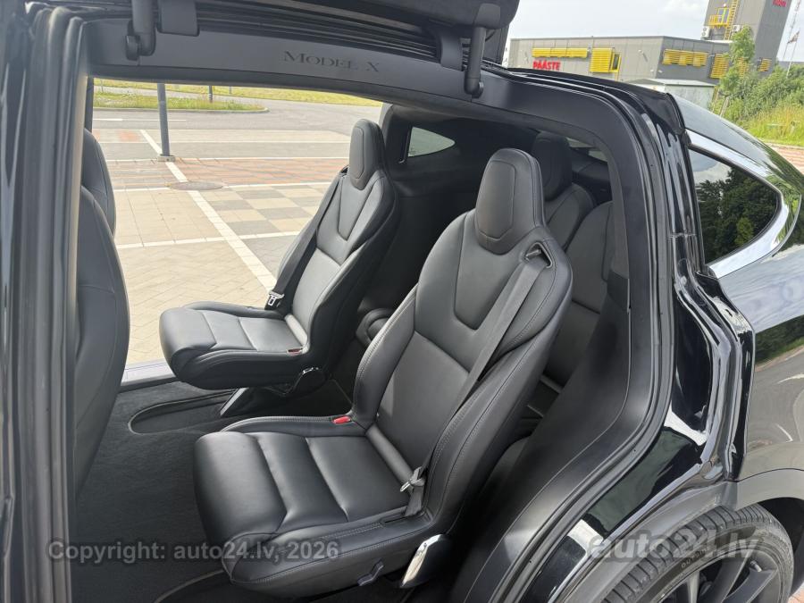 Melns Tesla Model X 2018 Tallina, ar dzinēja tilpumu 0.00 L un nobraukumu 230 tūkst. km par 31000 €, foto 10 vietnē AUTOMOTO.COM.LV