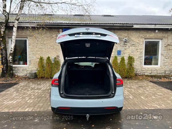 Black Tesla Model X 2020 in Tallinn, with an engine capacity of 0.00 L and mileage of 106 thousand km for 43990 €, photo 11 on AUTOMOTO.COM.LV