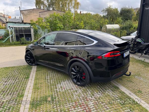 Black Tesla Model X 2020 in Tallinn, with an engine capacity of 0.00 L and mileage of 83 thousand km for 47900 €, photo 5 on AUTOMOTO.COM.LV