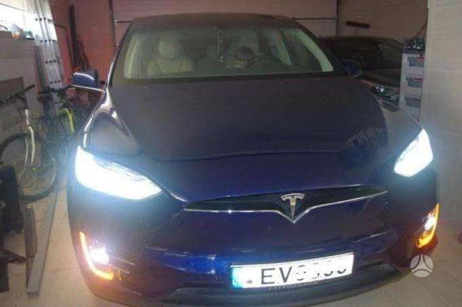 Zils Tesla Model X 2016 Panevēža, ar dzinēja tilpumu 0.00 L un nobraukumu 159 tūkst. km par 24600 €, foto 1 vietnē AUTOMOTO.COM.LV
