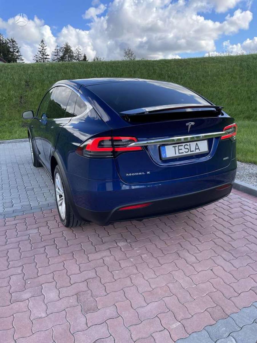 Blue Tesla Model X 2017 in Klaipeda, with an engine capacity of 0.00 L and mileage of 156 thousand km for 19500 €, photo 9 on AUTOMOTO.COM.LV