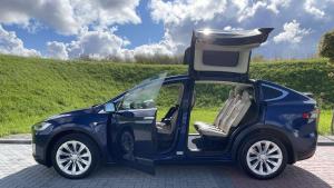 Blue Tesla Model X 2017 in Klaipeda, with an engine capacity of 0.00 L and mileage of 156 thousand km for 19500 €, photo 11 on AUTOMOTO.COM.LV