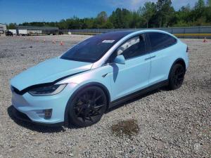 Zils Tesla Model X 2017 Klaipėda, ar dzinēja tilpumu 0.00 L un nobraukumu 110 tūkst. km par 9800 €, foto  vietnē AUTOMOTO.COM.LV