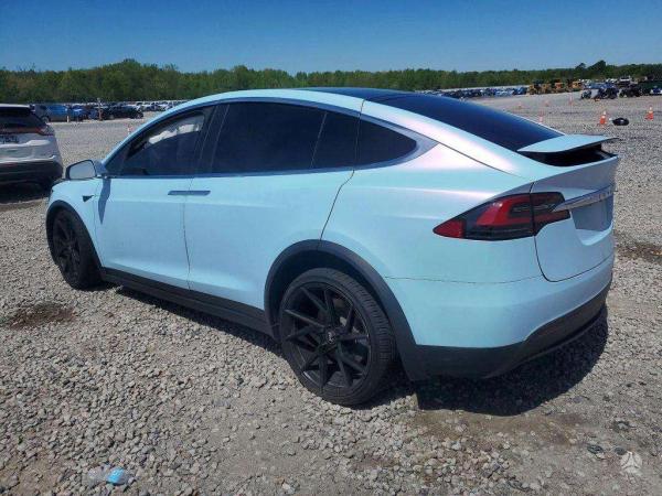 Blue Tesla Model X 2017 in Klaipeda, with an engine capacity of 0.00 L and mileage of 110 thousand km for 9800 €, photo 2 on AUTOMOTO.COM.LV