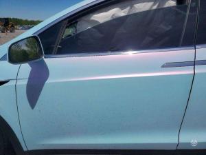 Blue Tesla Model X 2017 in Klaipeda, with an engine capacity of 0.00 L and mileage of 110 thousand km for 9800 €, photo 5 on AUTOMOTO.COM.LV