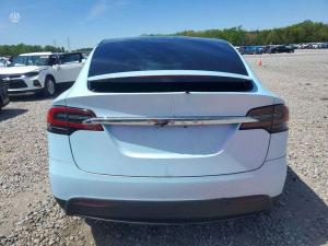 Blue Tesla Model X 2017 in Klaipeda, with an engine capacity of 0.00 L and mileage of 110 thousand km for 9800 €, photo 6 on AUTOMOTO.COM.LV