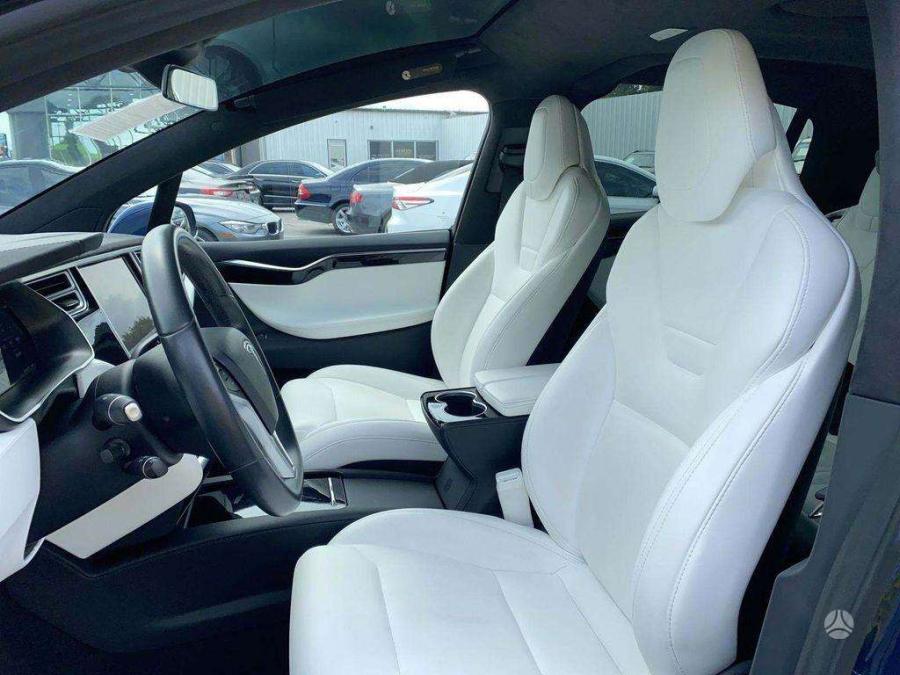 Blue Tesla Model X 2017 in Klaipeda, with an engine capacity of 0.00 L and mileage of 110 thousand km for 9800 €, photo 12 on AUTOMOTO.COM.LV