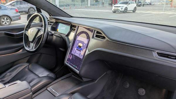 Zils Tesla Model X 2017 Viļņa, ar dzinēja tilpumu 0.00 L un nobraukumu 167 tūkst. km par 18900 €, foto 3 vietnē AUTOMOTO.COM.LV