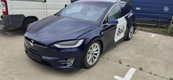 Blue Tesla Model X 2017 in Siauliai, with an engine capacity of 0.00 L and mileage of 151 thousand km for 10990 €, photo 2 on AUTOMOTO.COM.LV
