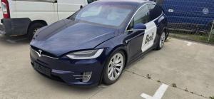 Blue Tesla Model X 2017 in Siauliai, with an engine capacity of 0.00 L and mileage of 151 thousand km for 10990 €, photo 3 on AUTOMOTO.COM.LV