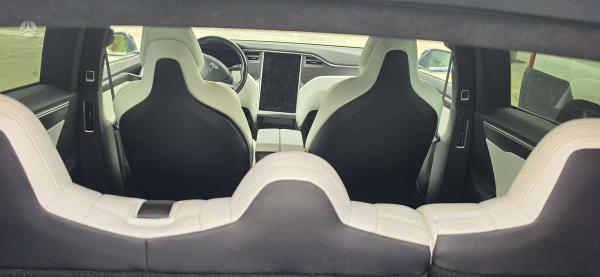 Blue Tesla Model X 2017 in Siauliai, with an engine capacity of 0.00 L and mileage of 151 thousand km for 10990 €, photo 5 on AUTOMOTO.COM.LV