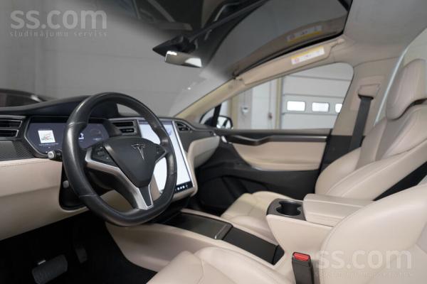 Blue Tesla Model X 2018 in Riga, with an engine capacity of 0.00 L and mileage of 136 thousand km for 33990 €, photo 10 on AUTOMOTO.COM.LV