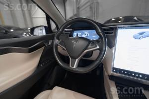 Blue Tesla Model X 2018 in Riga, with an engine capacity of 0.00 L and mileage of 136 thousand km for 33990 €, photo 29 on AUTOMOTO.COM.LV
