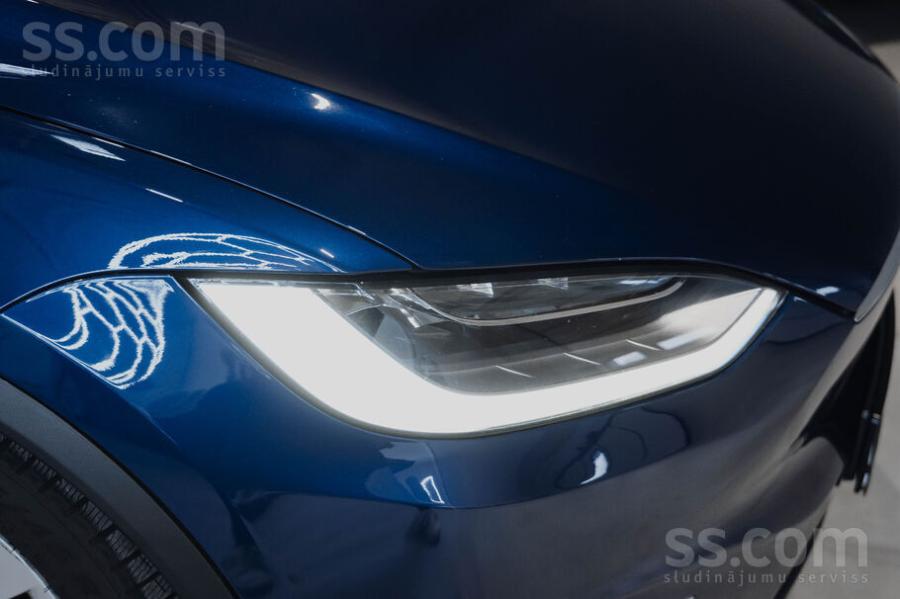 Blue Tesla Model X 2018 in Riga, with an engine capacity of 0.00 L and mileage of 136 thousand km for 30900 €, photo 10 on AUTOMOTO.COM.LV